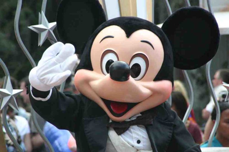 Covering The Mouse | All About Mickey Mouse